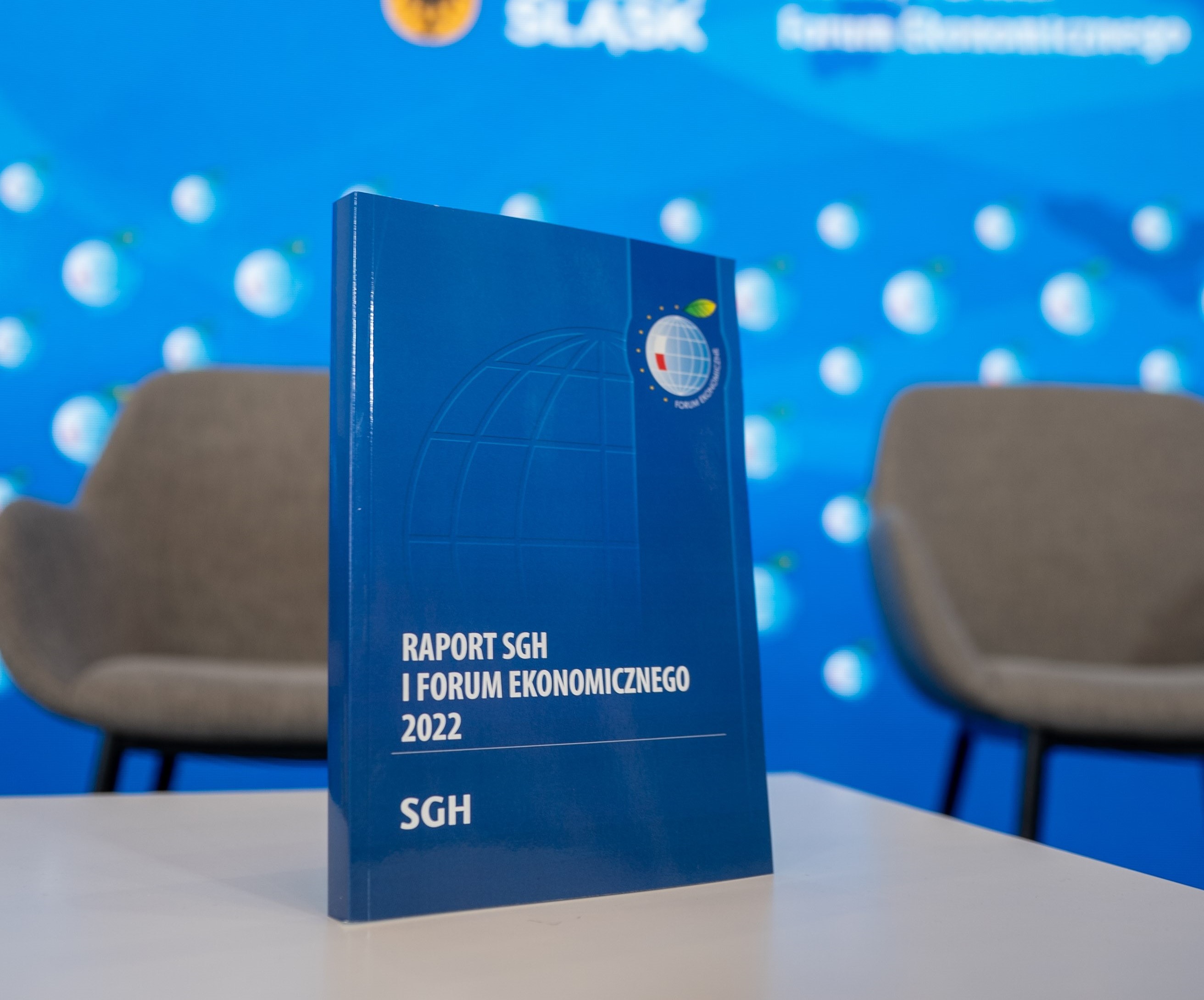 The SGH and Economic Forum Report 2022 is now available online | Gazeta SGH